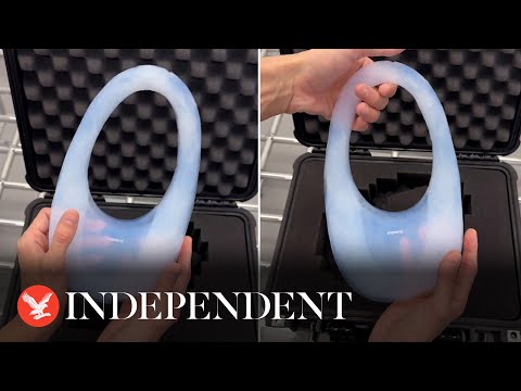 Coperni Air Swipe Bag made out of 99 percent air debuts at Paris ...