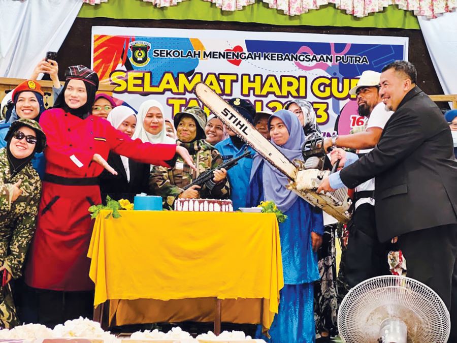 Hari Guru: Pakai baju tema kerjaya meriahkan sambutan