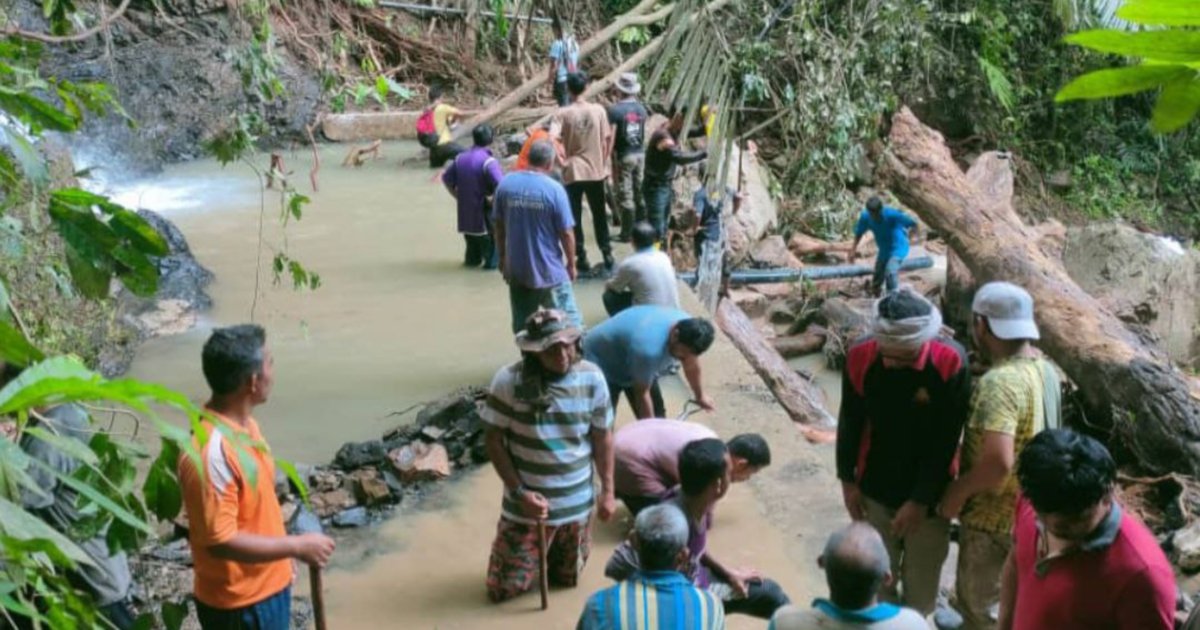 Penduduk Kampung Telok Sanau, Batu Tujuh baik pulih takungan air