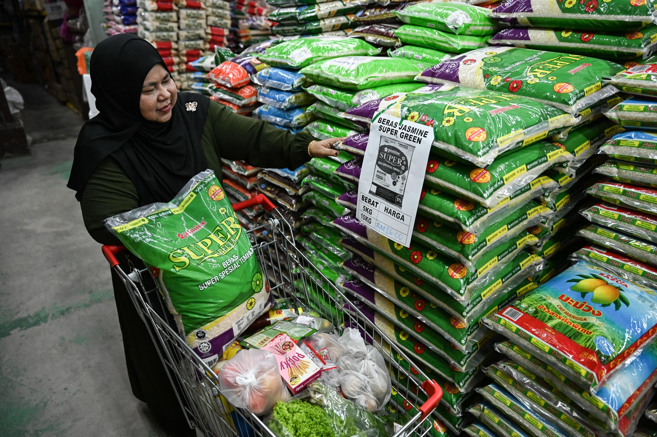 Bekalan beras cukup hingga Aidilfitri