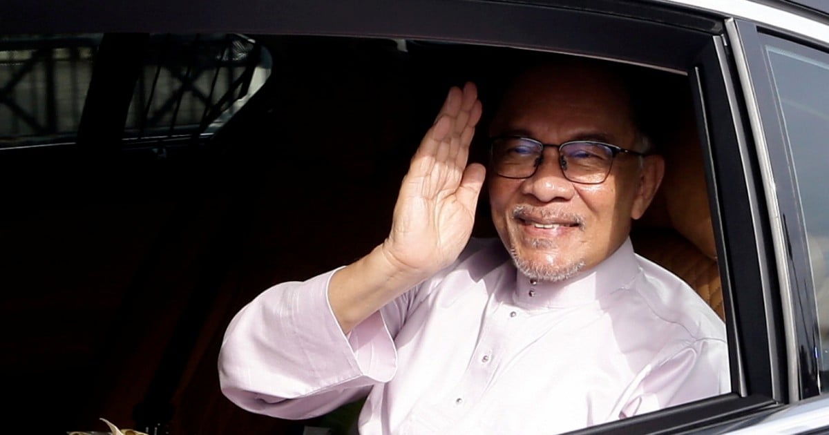 Anwar bincang kecilkan saiz, kurangkan gaji anggota Kabinet