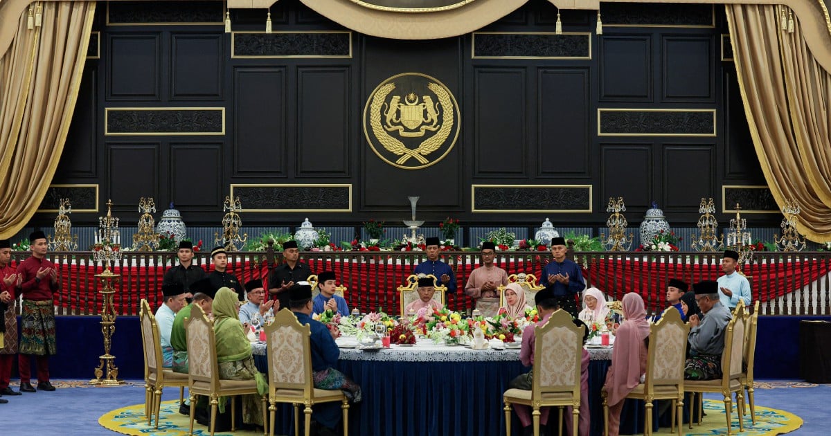 Seri Paduka berbuka puasa dengan Jemaah Menteri